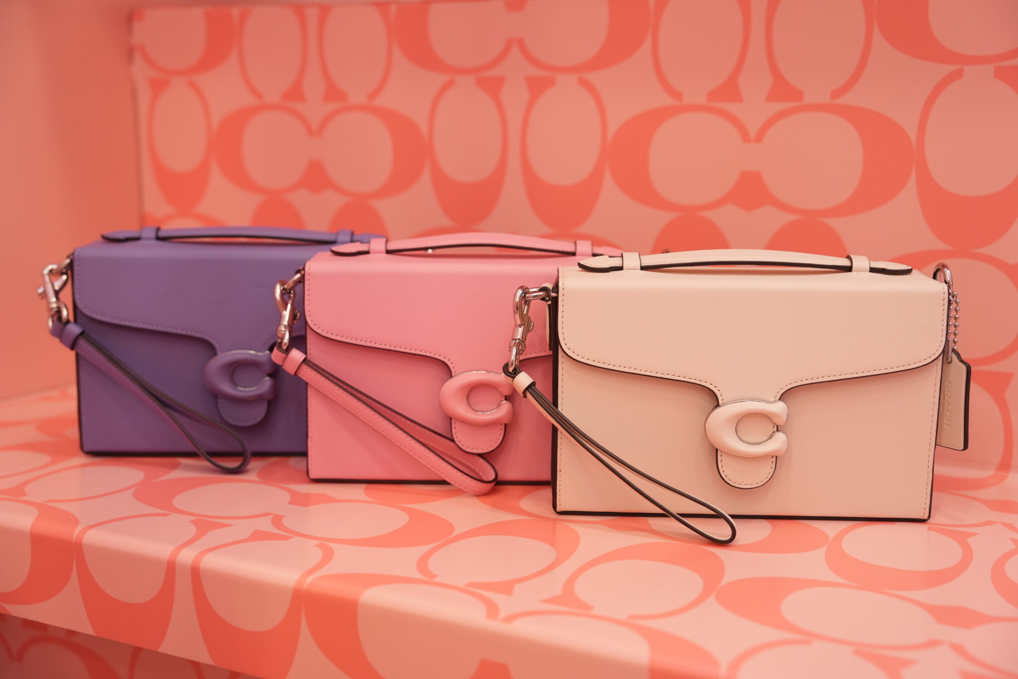 ‘The Coach Tabby Shop’ ป๊อปอัพสโตร์ล่าสุดของ Coach ที่ยกซับเวย์จาก ...