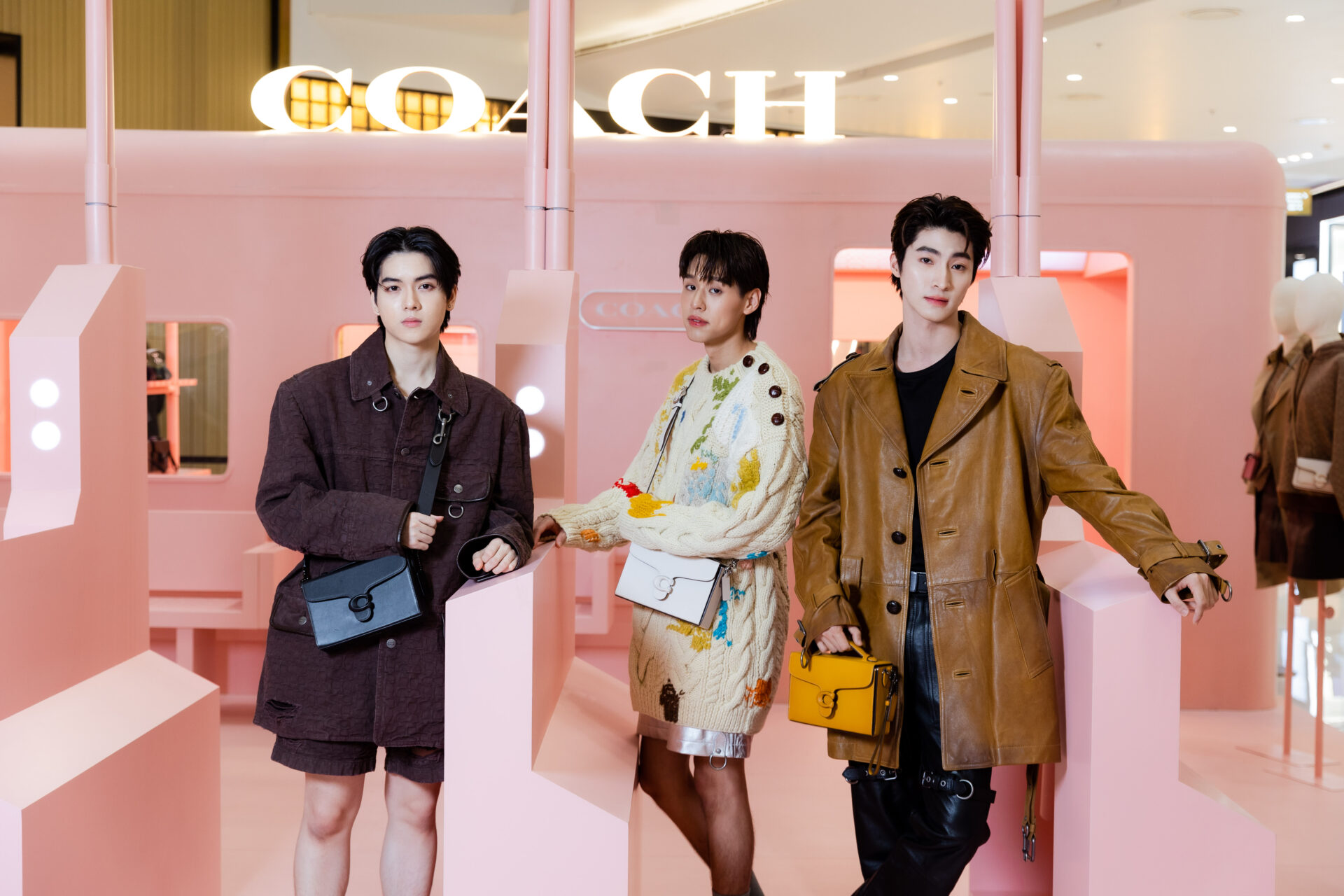 ‘The Coach Tabby Shop’ ป๊อปอัพสโตร์ล่าสุดของ Coach ที่ยกซับเวย์จาก ...