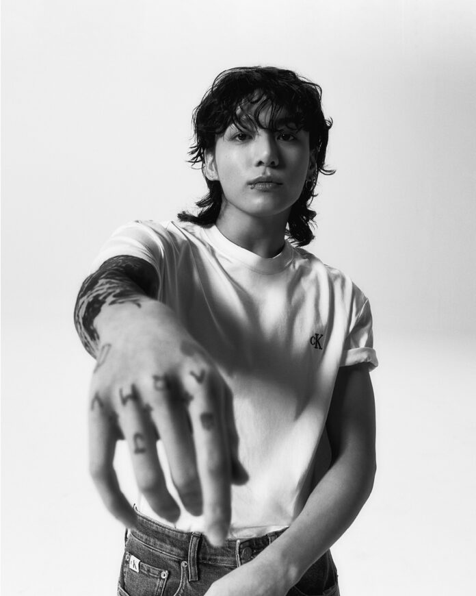 ‘จองกุก BTS’ ปล่อยความฮอตอีกระลอกบนแคมเปญใหม่ล่าสุดของ Calvin Klein ...