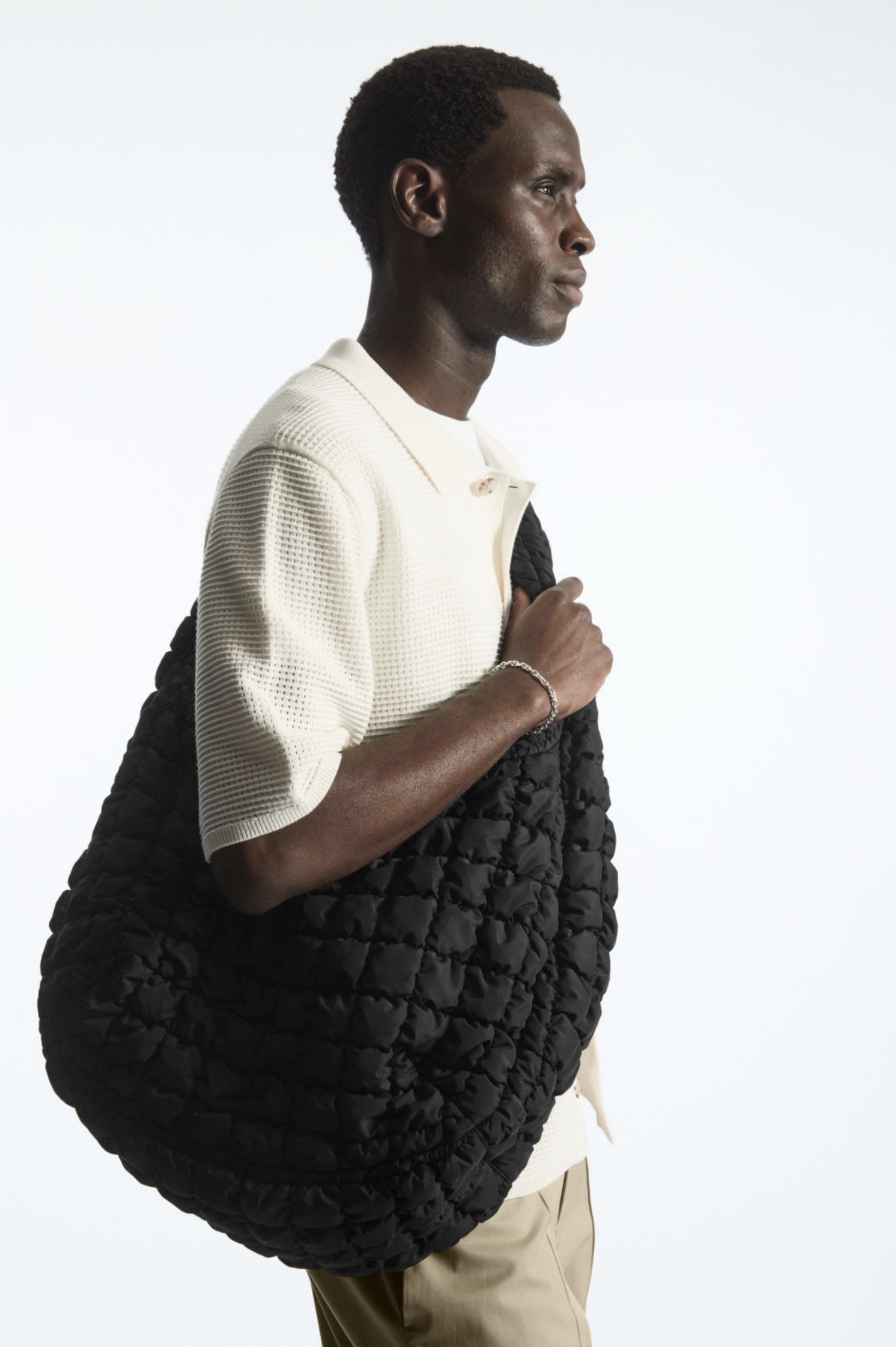 Quilted Bag จาก COS มีดีมากกว่าการเป็นแค่ ‘กระเป๋าเจนนี่’ - ELLE Men ...
