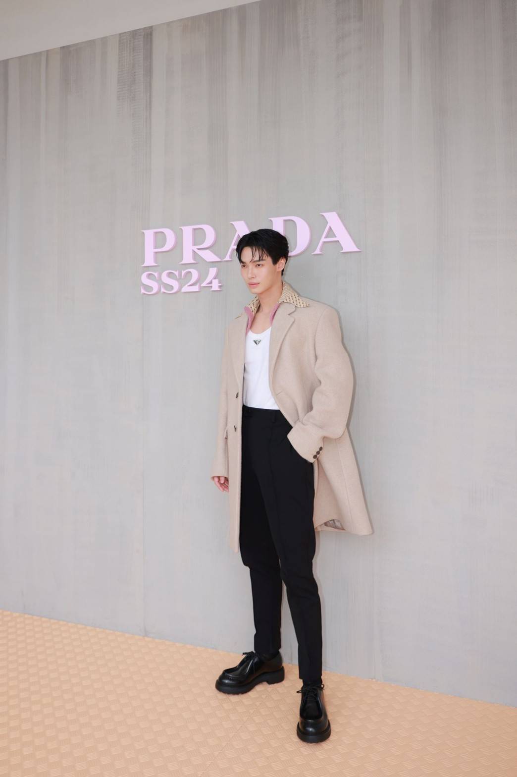 ‘ซูมอิน ซูมเอาต์’ ลุคละมุนของ ‘วิน-เมธวิน’ Prada Ambassador ในงานแฟชั่น ...