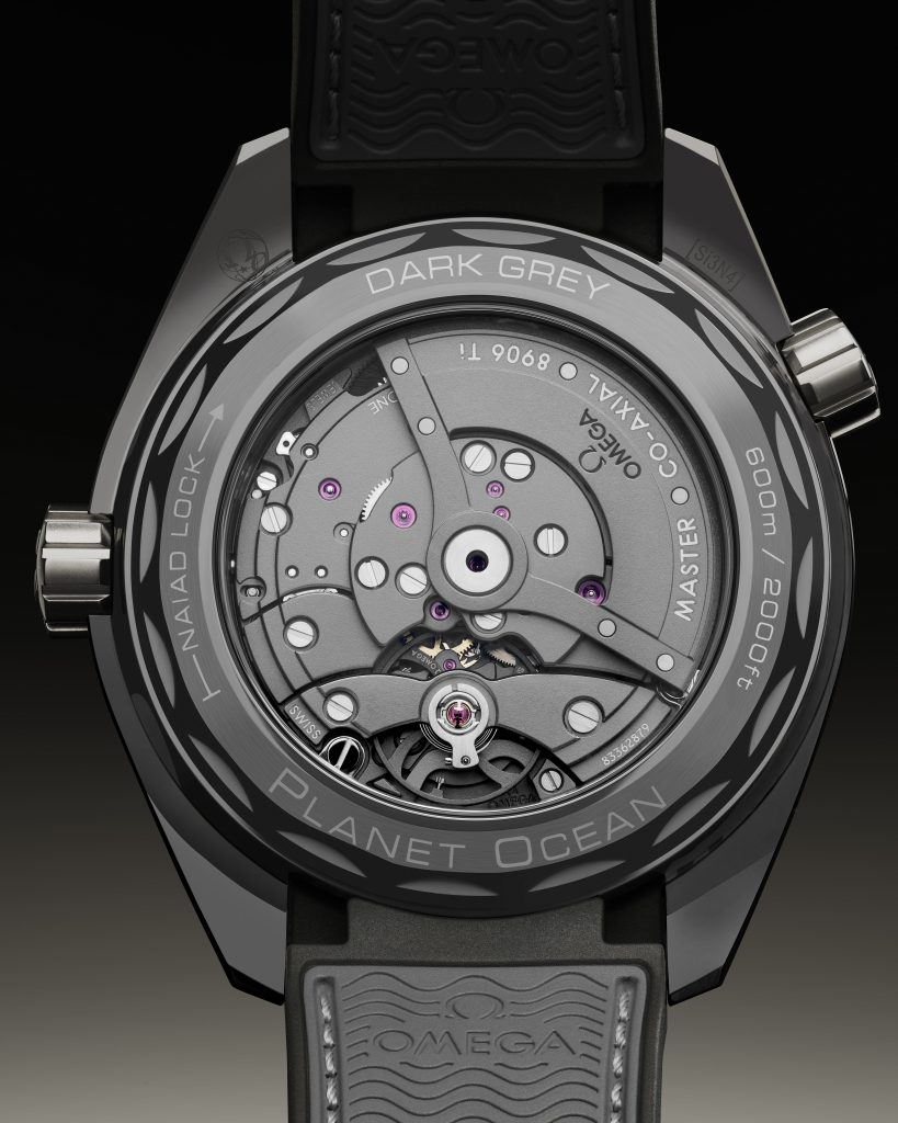 ทำความรู้จัก ‘The Dark Grey Knight’ เรือนเท่จาก OMEGA - ELLE Men Thailand