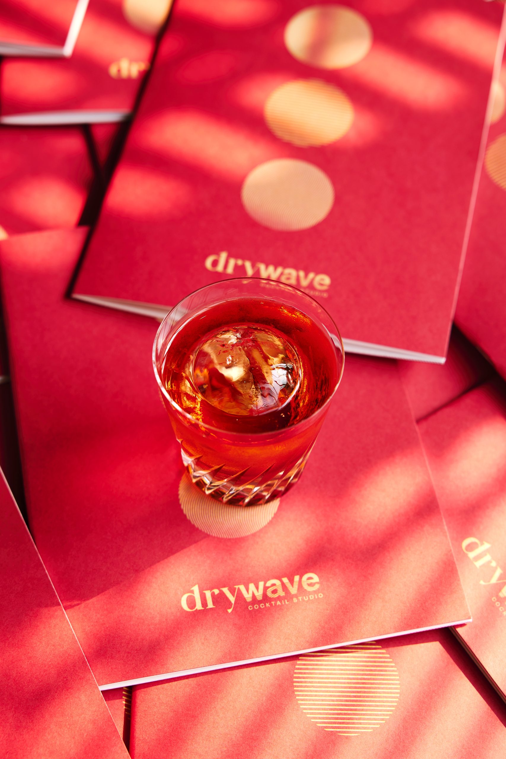 ‘Dry Wave Cocktail Studio’ บาร์ที่เกิดจากการทำตามความฝันของนายบาร์ที่ ...