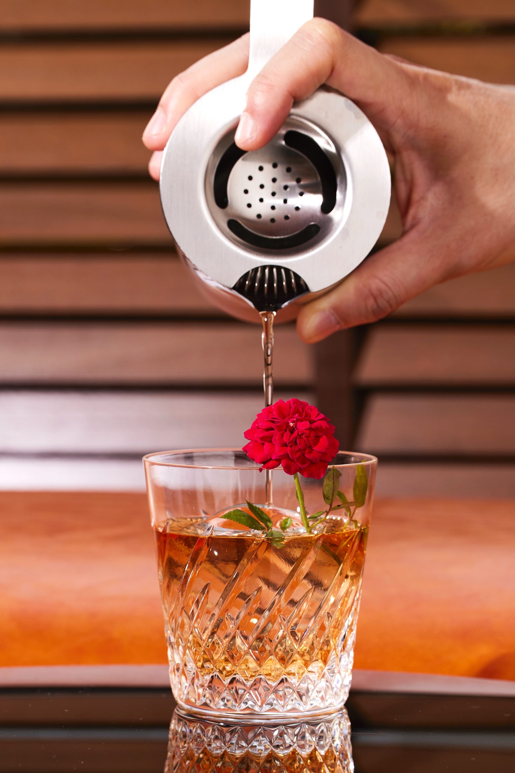 ‘Dry Wave Cocktail Studio’ บาร์ที่เกิดจากการทำตามความฝันของนายบาร์ที่ ...