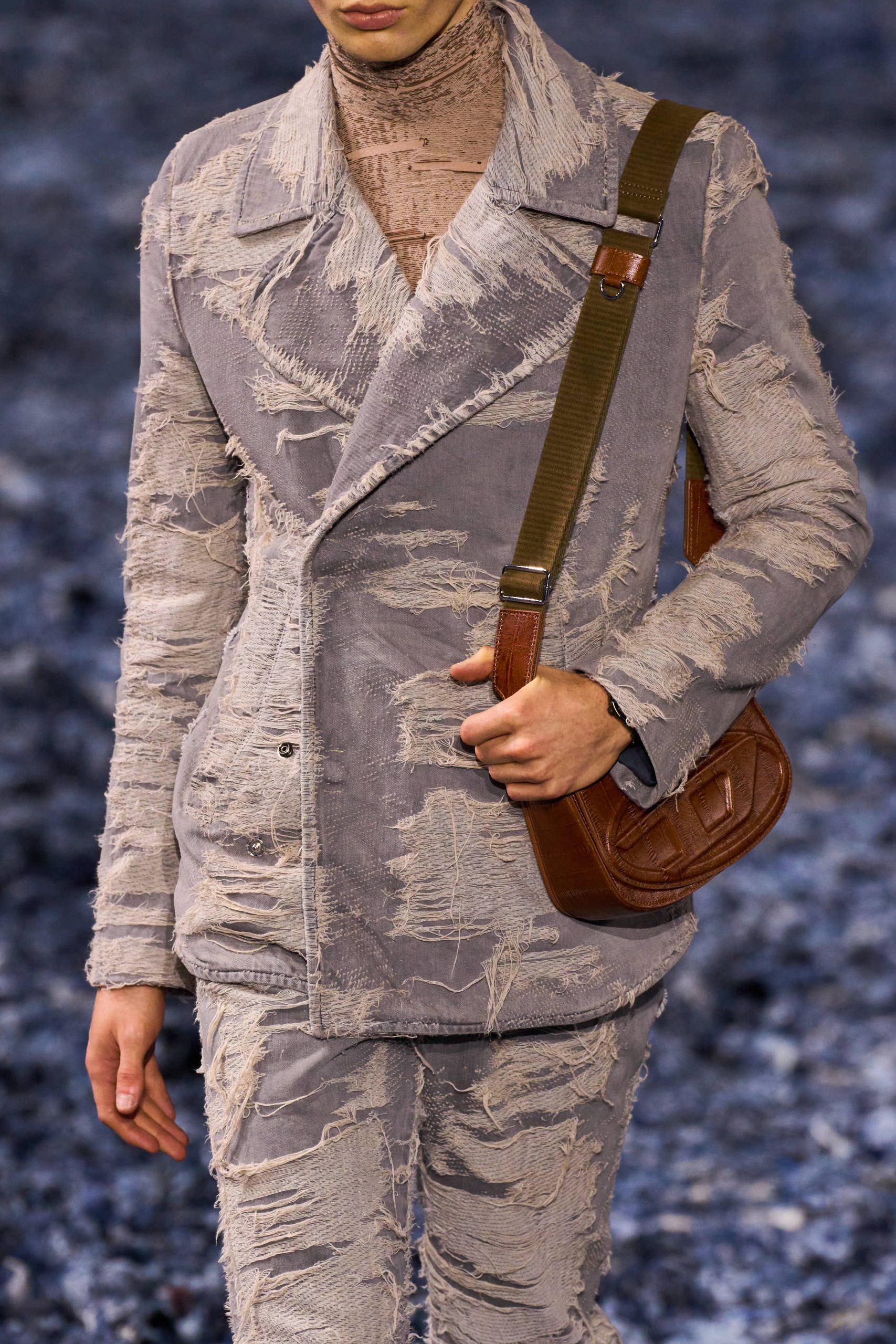 เนรมิตของเหลือใช้ให้ดูยิ่งใหญ่ และสมคุณค่าในแบบฉบับของ Diesel Spring ...