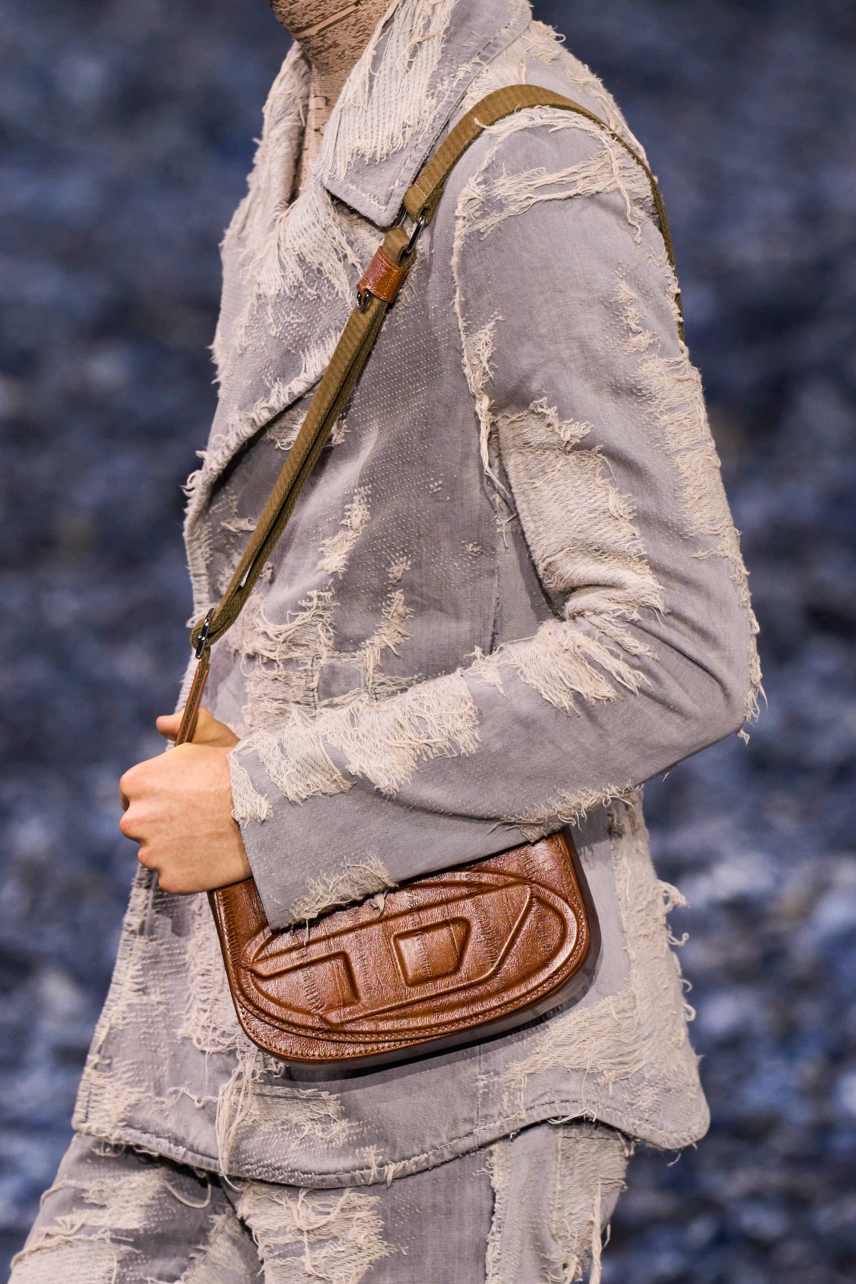 เนรมิตของเหลือใช้ให้ดูยิ่งใหญ่ และสมคุณค่าในแบบฉบับของ Diesel Spring ...